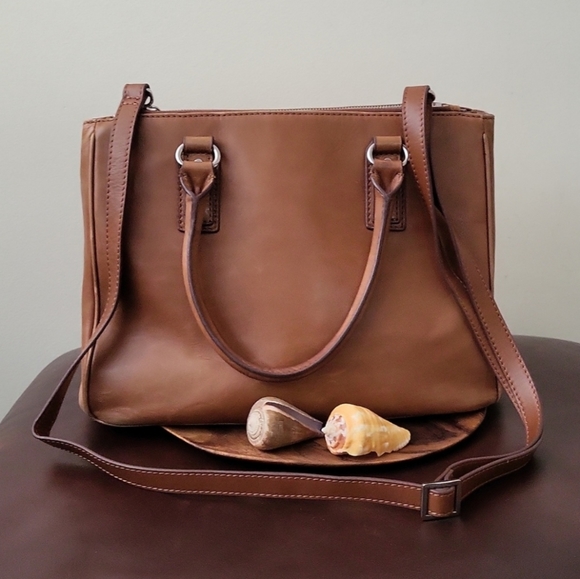 Danier | Bags | Vintage Danier Structured Large Leather Tote In Tan ...
